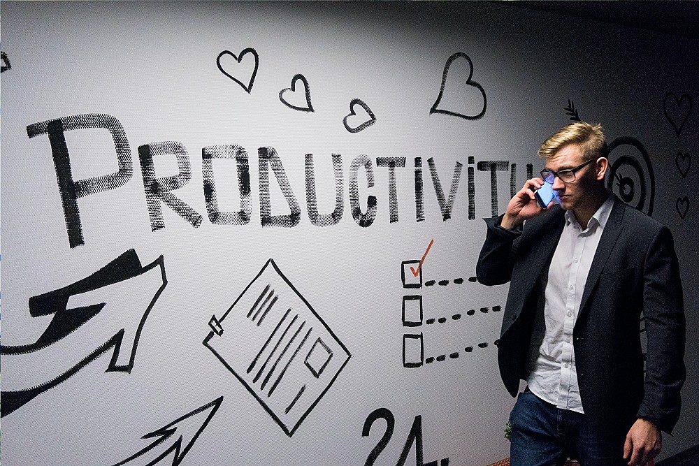 The Crucial Role of Middle Manager in Modern Organizations